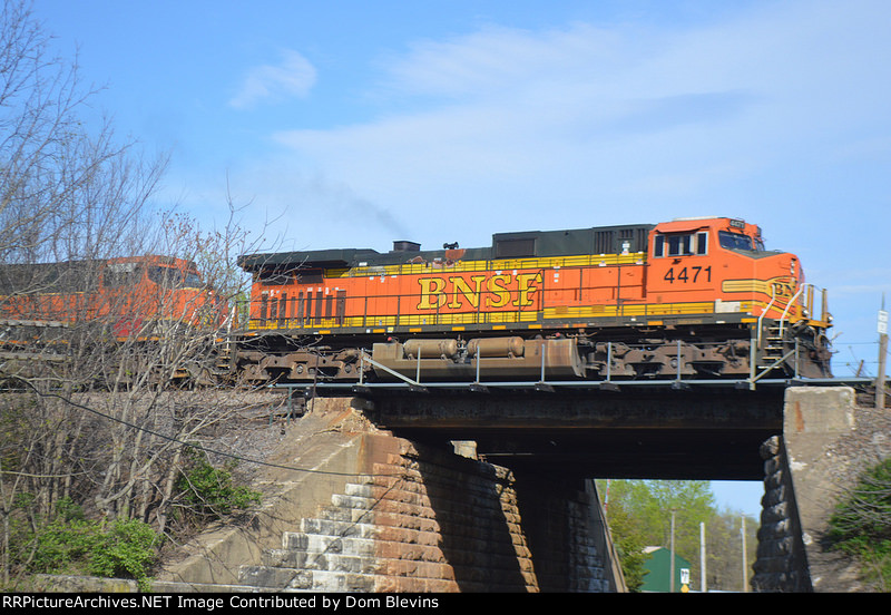 BNSF 4471